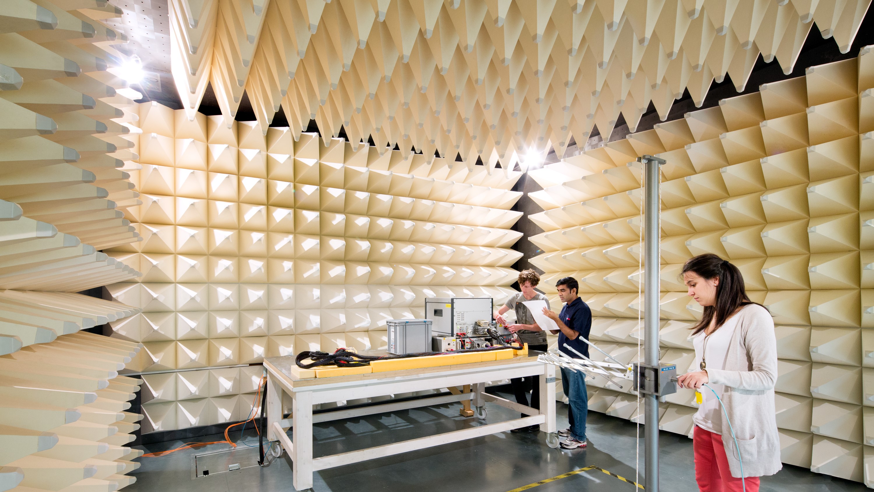 EMV Labor | Bosch in Österreich